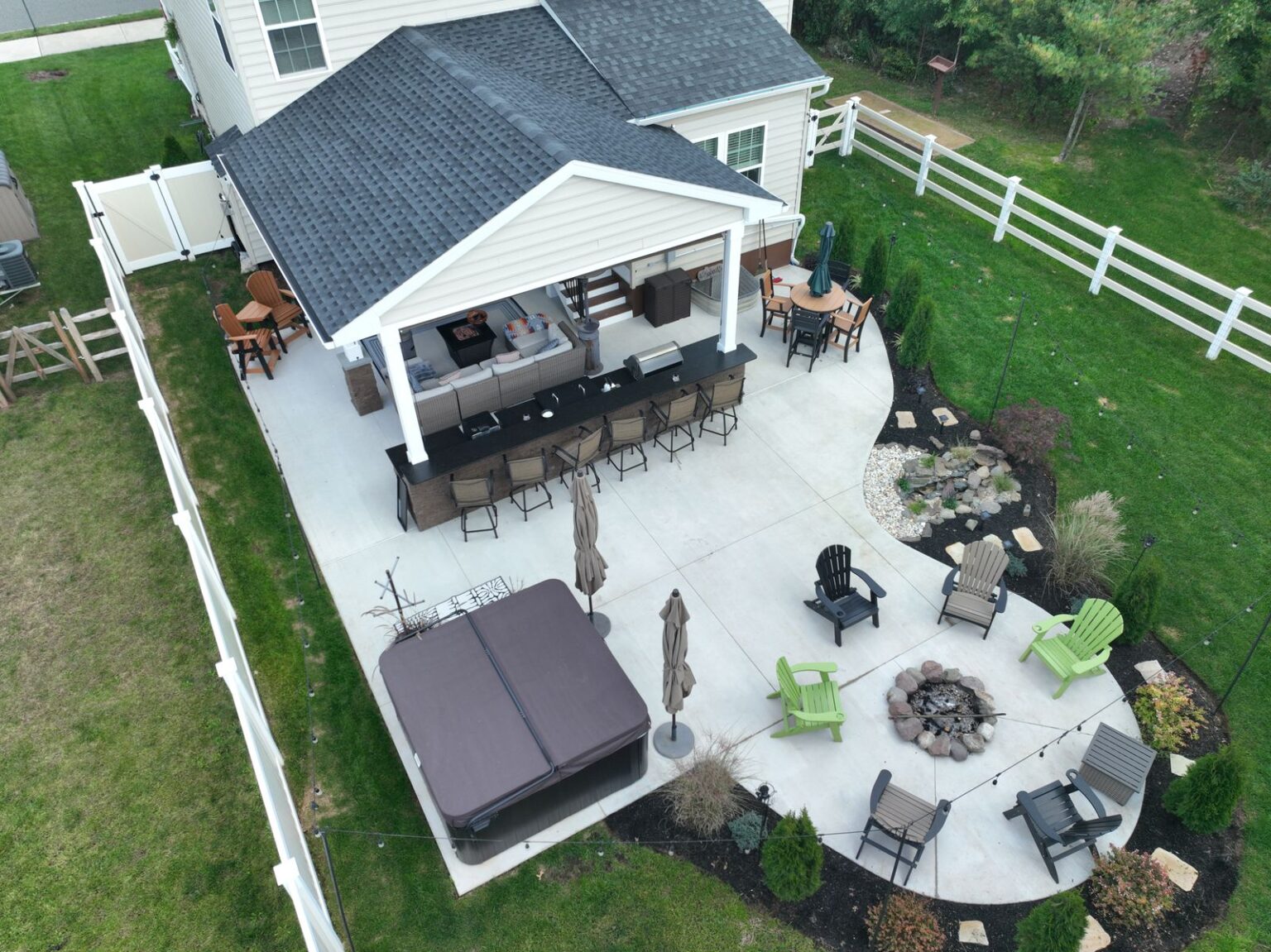 Expertly Crafted Amish Outdoor Spaces - Redwell Enterprises